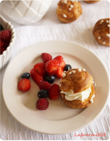 Choux chantilly aux fruits rouges ! - La Fourmi Elé